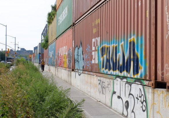 Kent Ave container wall | Eyes on the Streets