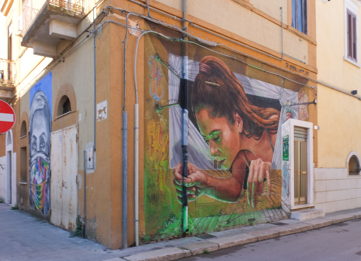 Stornara – one corner, two women | Eyes on the Streets